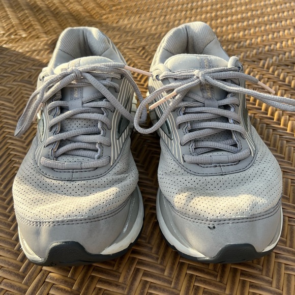 Brooks | Shoes | Brooks Addiction Walker Suede Sneakers Grayalloypeach ...